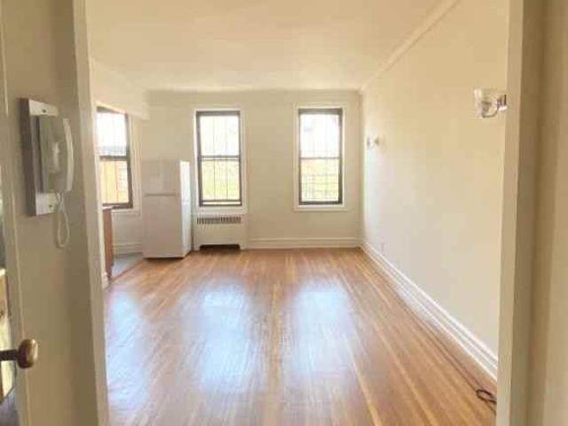 Studio Apartment for Rent at 200 Clinton St #4N, New York, NY 11201 Brooklyn Heights