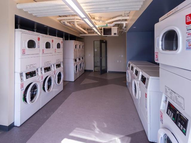 Studio Apartment for Rent at 2045 S River Pkwy, Portland, OR 97201 Downtown Portland