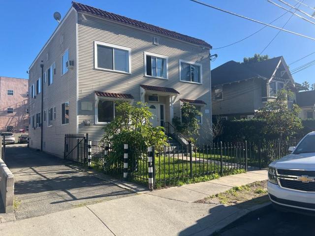 Studio Apartment for Rent at 2110 Bonsallo Ave, Los Angeles, CA 90007 Congress North