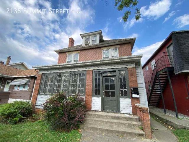 Studio Apartment for Rent at 2135 Summit St #C, Columbus, OH 43201 Indiana Forest