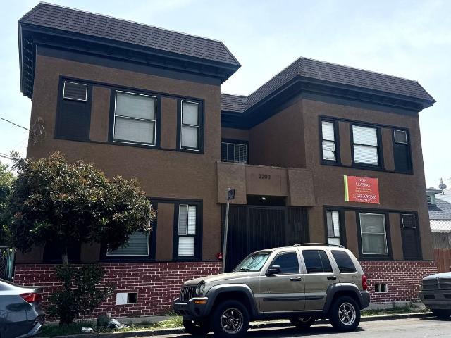 Studio Apartment for Rent at 2200 Toberman St #05, Los Angeles, CA 90007 Congress North
