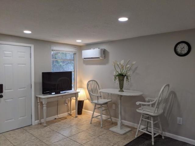 Studio Apartment for Rent at 2214 Post Rd #1, Melbourne, FL 32935 Sherwood Park