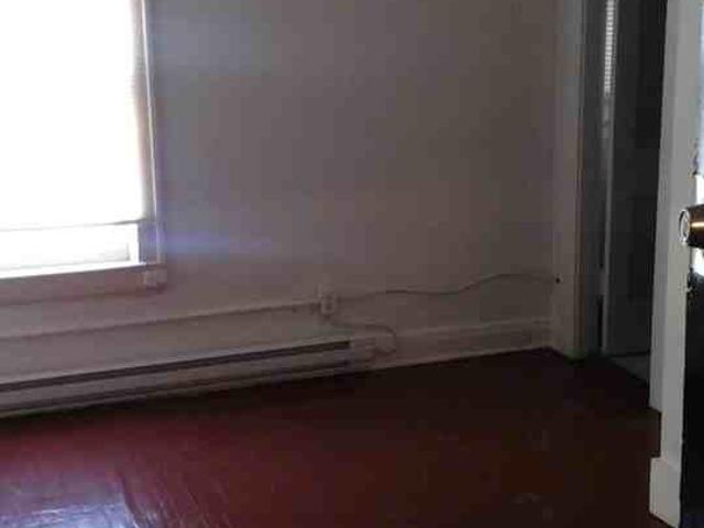 Studio Apartment for Rent at 2233 S Preston St #316, Louisville, KY 40217 Merriwether