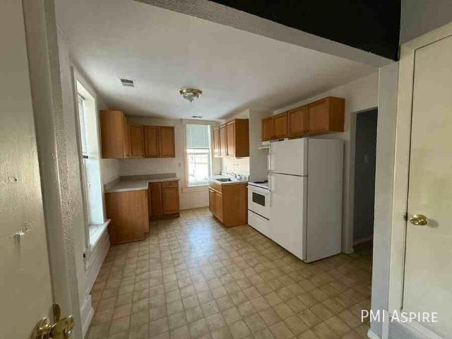 Studio Apartment for Rent at 2326 Federal Blvd #3, Denver, CO 80211 Jefferson Park