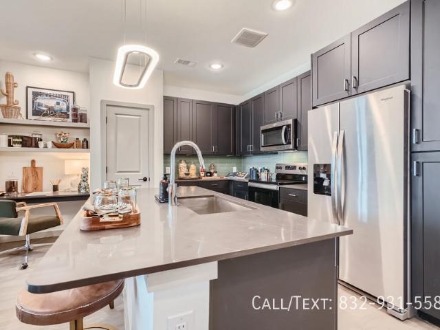 Studio Apartment for Rent at 3499 Clinton Dr, Houston, TX 77020 Greater Fifth Ward