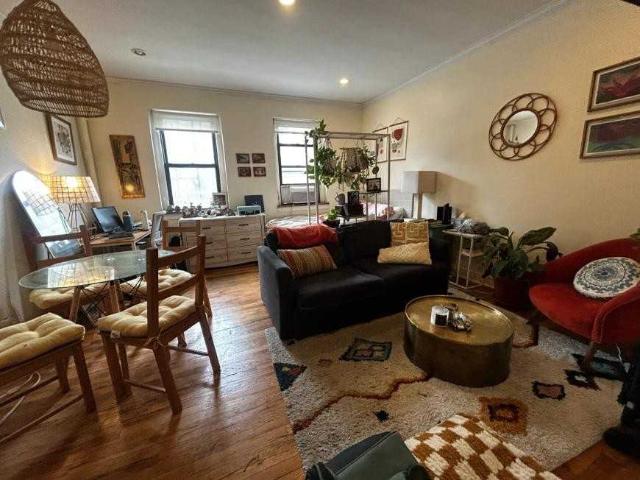 Studio Apartment for Rent at 364 W 19th St, New York, NY 10011 Chelsea