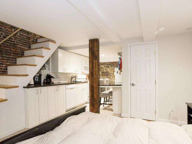 Studio Apartment for Rent at 37 Grove St #1, Boston, MA 02114 Beacon Hill