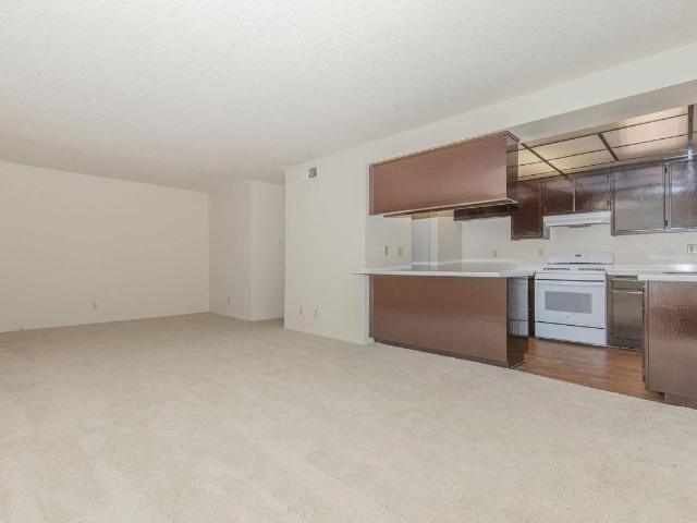 Studio Apartment for Rent at 301 W Vineyard Ave, Oxnard, CA 93036 South Bank