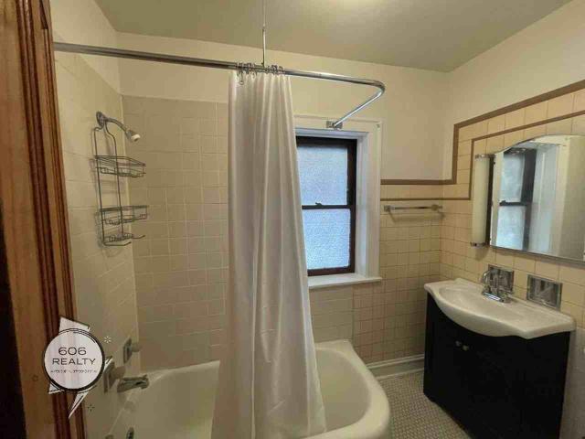 Studio Apartment for Rent at 3148 N Linder Ave #2, Chicago, IL 60641 Belmont Cragin