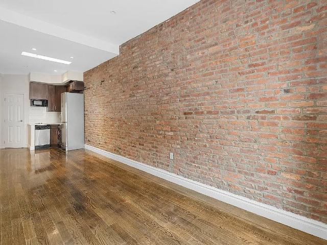 Studio Apartment for Rent at 316 W 14th St #23, New York, NY 10014 West Village