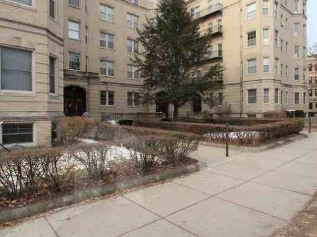Studio Apartment for Rent at 31 Park Dr #2, Boston, MA 02215 Fenway Kenmore Audubon Circle Longwood