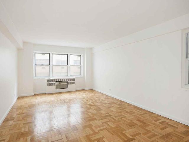 Studio Apartment for Rent at 321 E 45th St #5H, New York, NY 10017 Turtle Bay