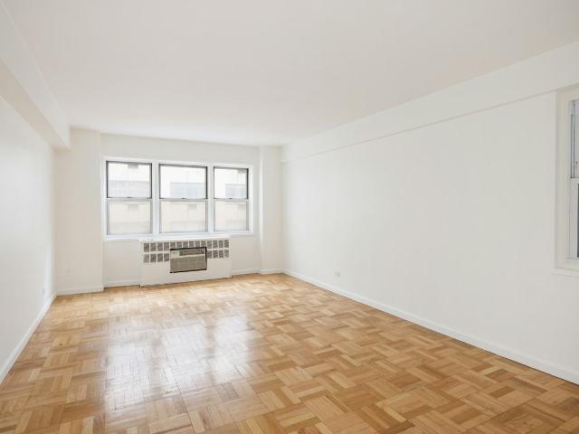 Studio Apartment for Rent at 321 E 45th St #5H, New York, NY 10017 Turtle Bay