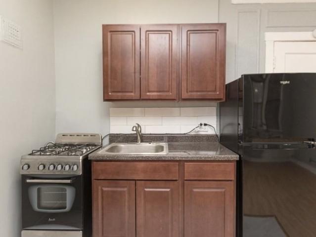 Studio Apartment for Rent at 4604 N Beacon St #4, Chicago, IL 60640 Uptown