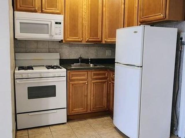 Studio Apartment for Rent at 4764 N Virginia Ave #212, Chicago, IL 60625 Lincoln Square