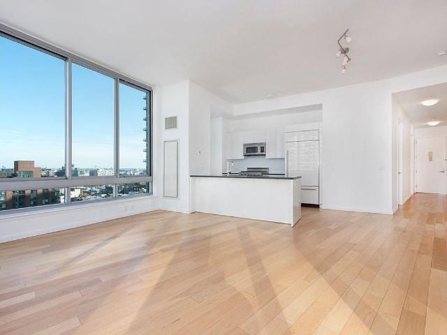Studio Apartment for Rent at 47th Ave #2905, New York, NY 11109 Long Island City