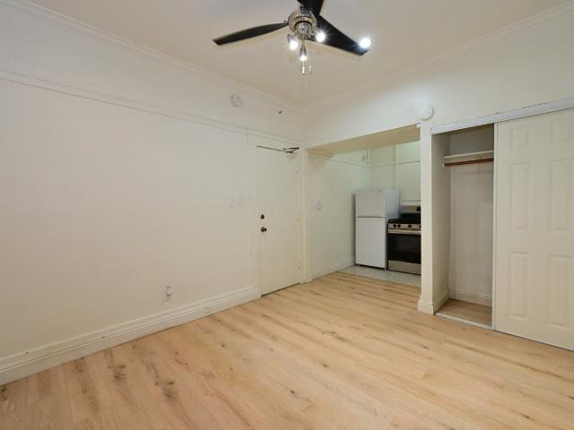 Studio Apartment for Rent at 48 Navy St #3, Los Angeles, CA 90291 Venice