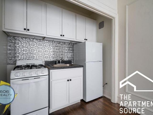 Studio Apartment for Rent at 4901 N Christiana Ave #23, Chicago, IL 60625 Albany Park