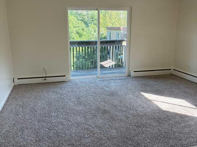 Studio Apartment for Rent at 4047 Reading Rd #36, Cincinnati, OH 45229 Paddock Hills