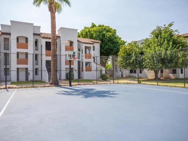 Studio Apartment for Rent at 4141 W Glendale Ave, Phoenix, AZ 85051