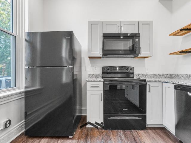 Studio Apartment for Rent at 427 Whiteman St #1, Cincinnati, OH 45214 West End
