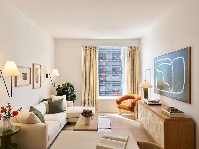 Studio Apartment for Rent at 550 10th Ave #411, New York, NY 10018 Hell's Kitchen