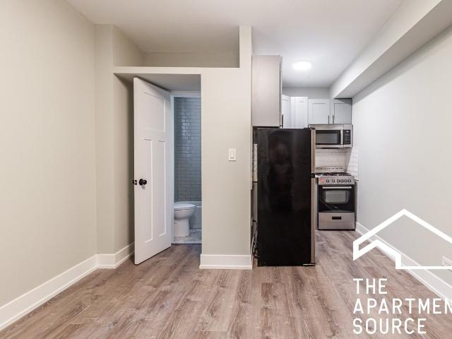 Studio Apartment for Rent at 505 W Belmont Ave #2F, Chicago, IL 60657 Lakeview
