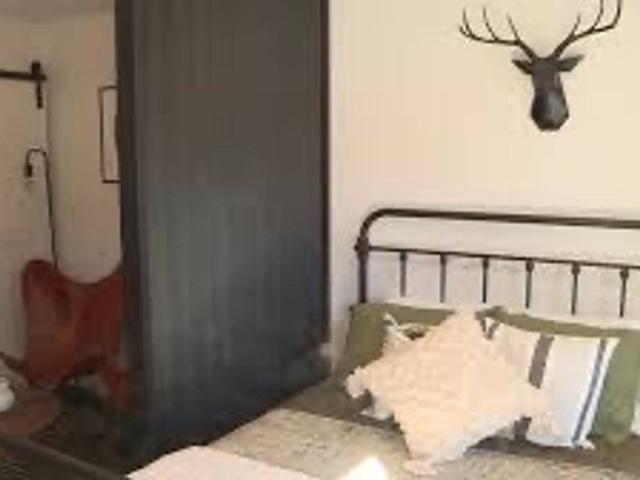Studio Apartment for Rent at 518 N Riverside Ave, Medford, OR 97501