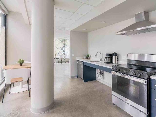 Studio Apartment for Rent at 523 Sw 13th Ave, Portland, OR 97205 Downtown Portland