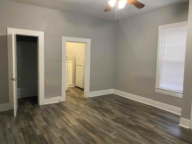 Studio Apartment for Rent at 527 Cedar St #2, San Antonio, TX 78210 King William