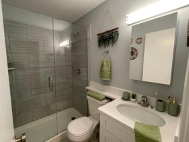 Studio Apartment for Rent at 5240 5240 N. Winthrop 201 #201, Chicago, IL 60640 Uptown