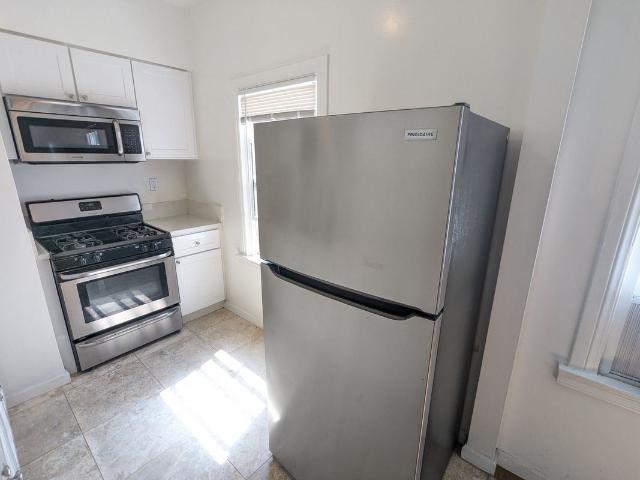 Studio Apartment for Rent at 5337 Monroe St #4, Los Angeles, CA 90038 Hollywood Studio District