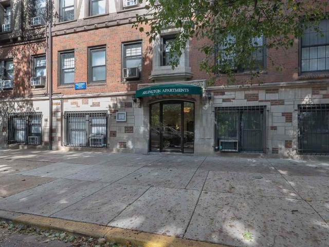 Studio Apartment for Rent at 536 W Arlington Pl #110, Chicago, IL 60614 Lincoln Park