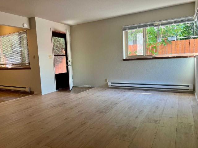 Studio Apartment for Rent at 6525 24th Ave Nw #3, Seattle, WA 98117 Loyal Heights