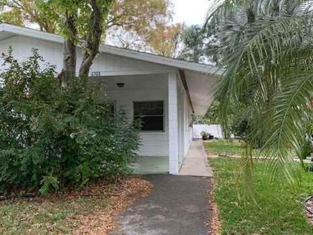 Studio Apartment for Rent at 6780 1/2 49th Ave N, St. Petersburg, FL 33709