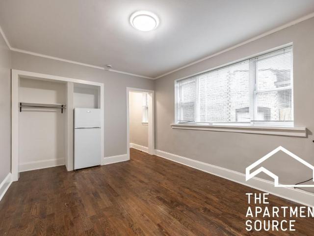 Studio Apartment for Rent at 6912 N Ashland Blvd #403, Chicago, IL 60626 Rogers Park
