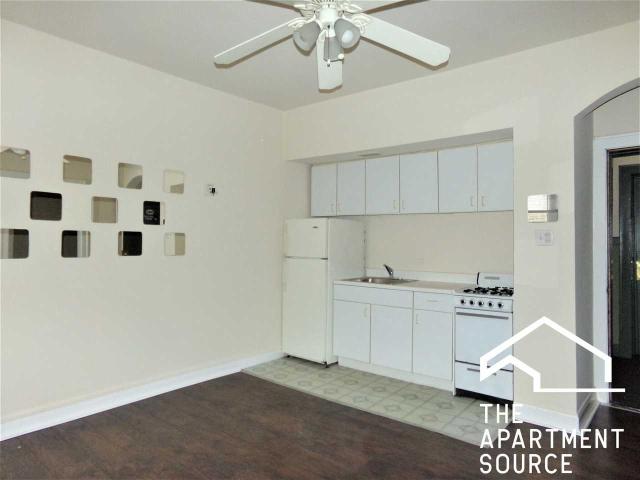 Studio Apartment for Rent at 6916 N Lakewood Ave #403, Chicago, IL 60626 Rogers Park
