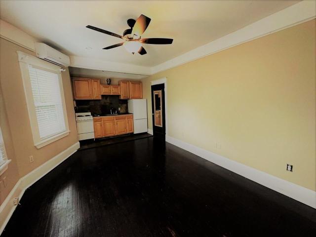 Studio Apartment for Rent at 606 Lake Dot Cir, Orlando, FL 32801 Lake Dot