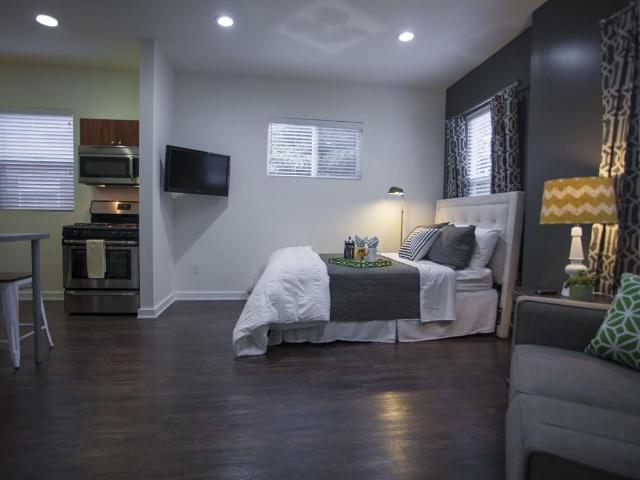 Studio Apartment for Rent at 6212 La Mirada Ave, Los Angeles, CA 90038 Central Hollywood