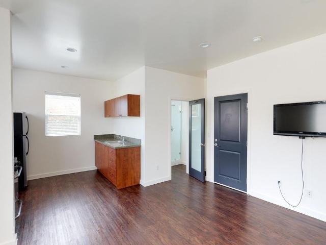 Studio Apartment for Rent at 6212 La Mirada Ave, Los Angeles, CA 90038 Central Hollywood