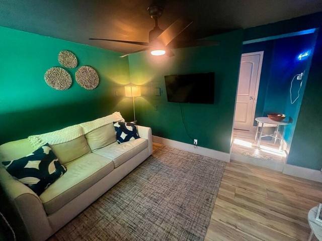 Studio Apartment for Rent at 625 Ne 13th Ave #1369647P, Fort Lauderdale, FL 33304 Victoria Park