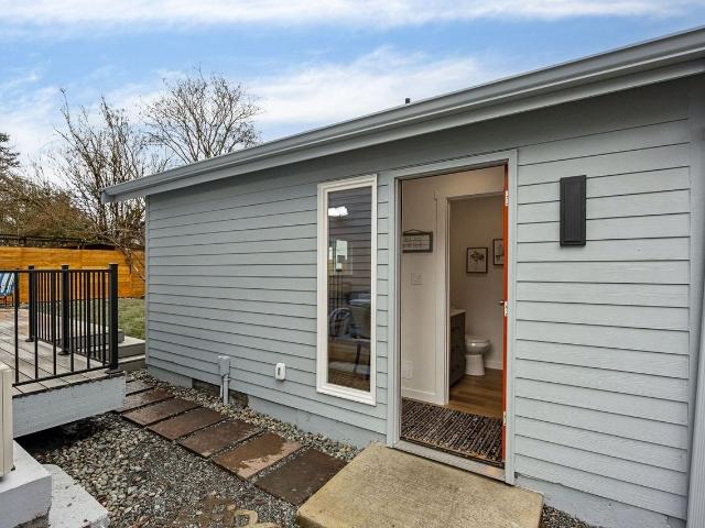 Studio Apartment for Rent at 742 N 90th St #ADU, Seattle, WA 98103 Greenwood