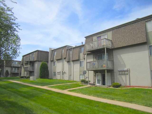 Studio Apartment for Rent at 7819 Carter Dr, Overland Park, KS 66204