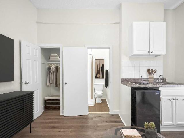 Studio Apartment for Rent at 729 South Union Avenue Los Angeles #311, Los Angeles, CA 90017 Downtown Los Angeles