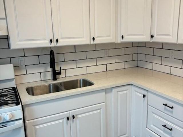 Studio Apartment for Rent at 7325 Sepulveda Blvd, Los Angeles, CA 91405 Van Nuys