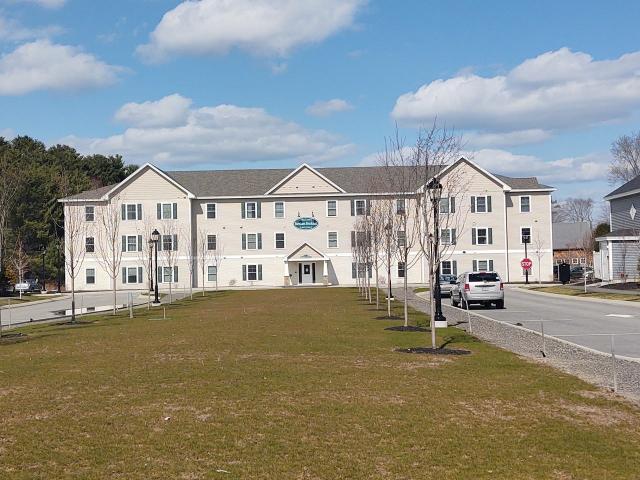 Studio Apartment for Rent at 7 Sherman Circle #304, Scarborough, ME 04074