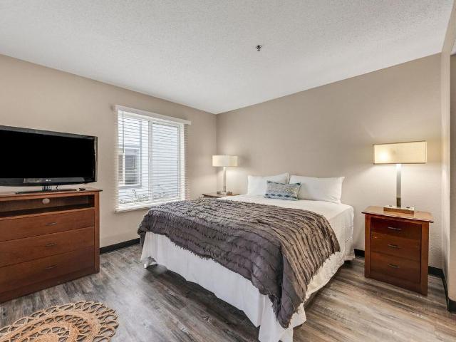 Studio Apartment for Rent at 8503 N Tryon St, Charlotte, NC 28262 Mineral Springs