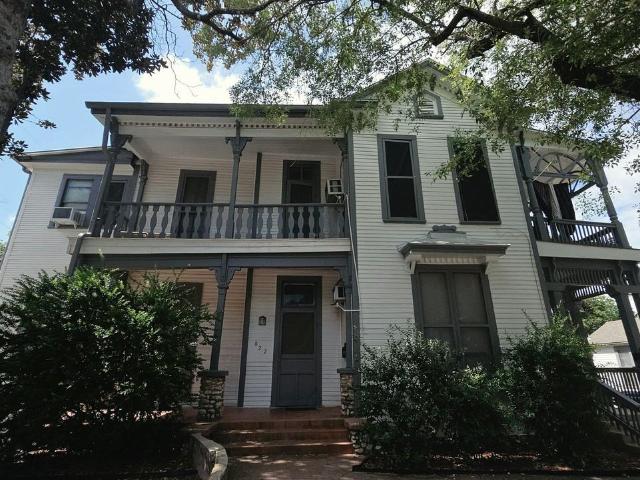 Studio Apartment for Rent at 822 E Carson St #7, San Antonio, TX 78208 Government Hil