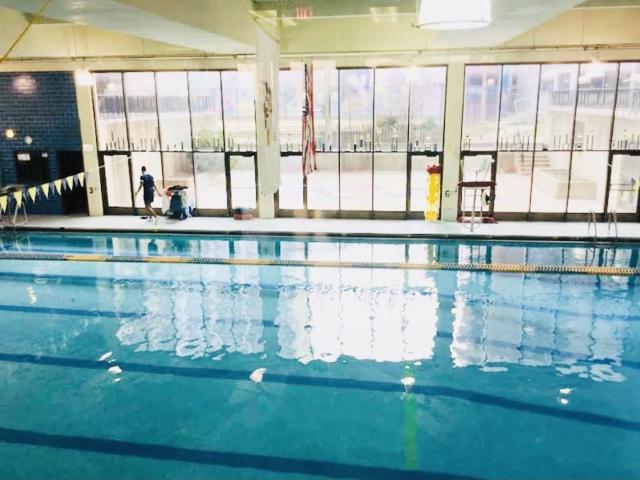 Studio Apartment for Rent at 839 West Sheridan Road #1, Chicago, IL 60613 Lakeview