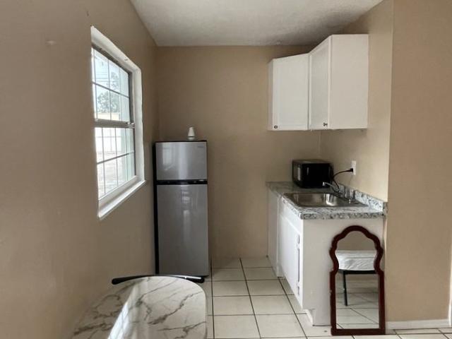 Studio Apartment for Rent at 911 W Waters Ave #4, Tampa, FL 33604 Lowry Park North